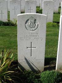 Photograph of the final resting place of Bradley, Joseph Robert - The ...