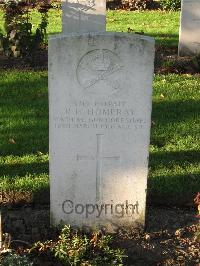 Photograph of the final resting place of Homfray, R H - The War Graves ...