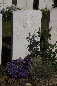 Photograph of the final resting place of Percival, Heaton - The War ...