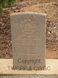 Photograph of the final resting place of Clarke, Richard - The War ...