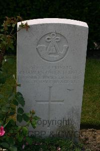 Photograph of the final resting place of Hawes, Charles Owen - The War ...