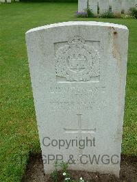 Photograph of the final resting place of Stone, Alfred - The War Graves ...