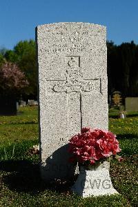 Photograph of the final resting place of Airey, Oswald - The War Graves ...