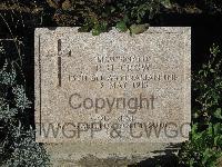 Photograph of the final resting place of Crow, Robert Harold - The War ...