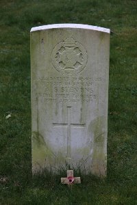 Photograph of the final resting place of Barnes, A S - The War Graves ...