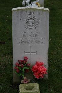 Photograph of the final resting place of Jagger, Harry - The War Graves ...